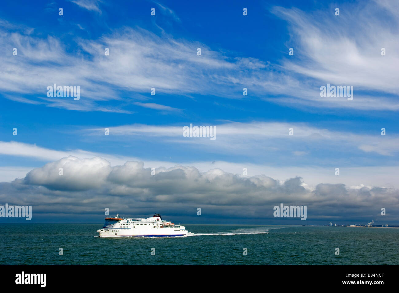 Car ferry shipping hi-res stock photography and images - Alamy