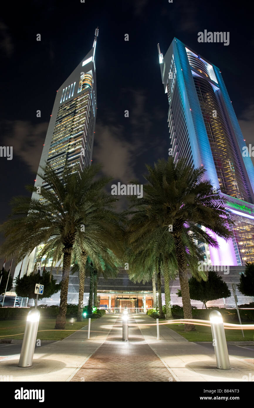 Dubai twin tower hi-res stock photography and images - Alamy