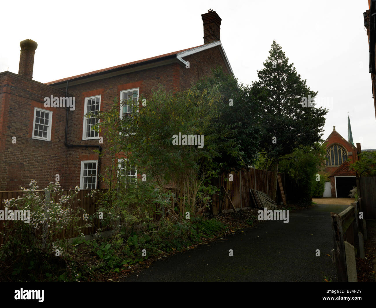 New Mosque in the Former St Barnabus Church Hall Epsom Surrey England ...