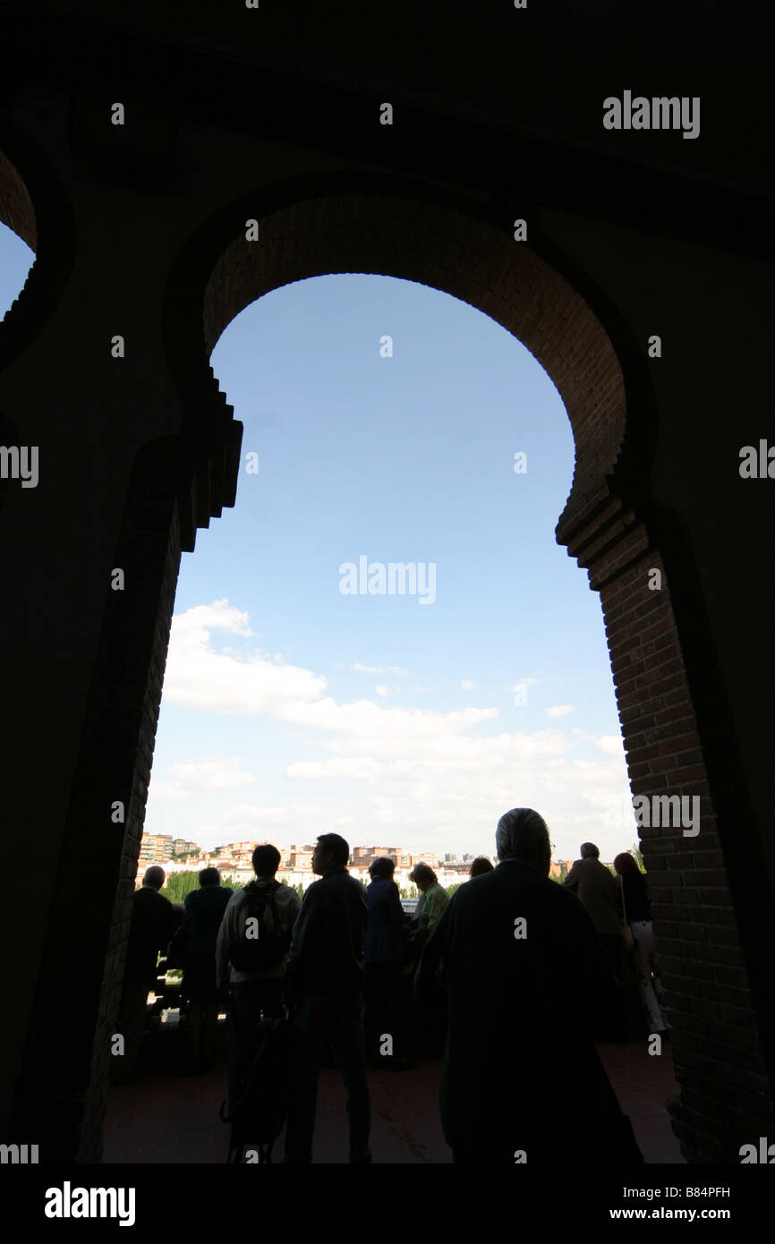 Bull arch hi-res stock photography and images - Alamy