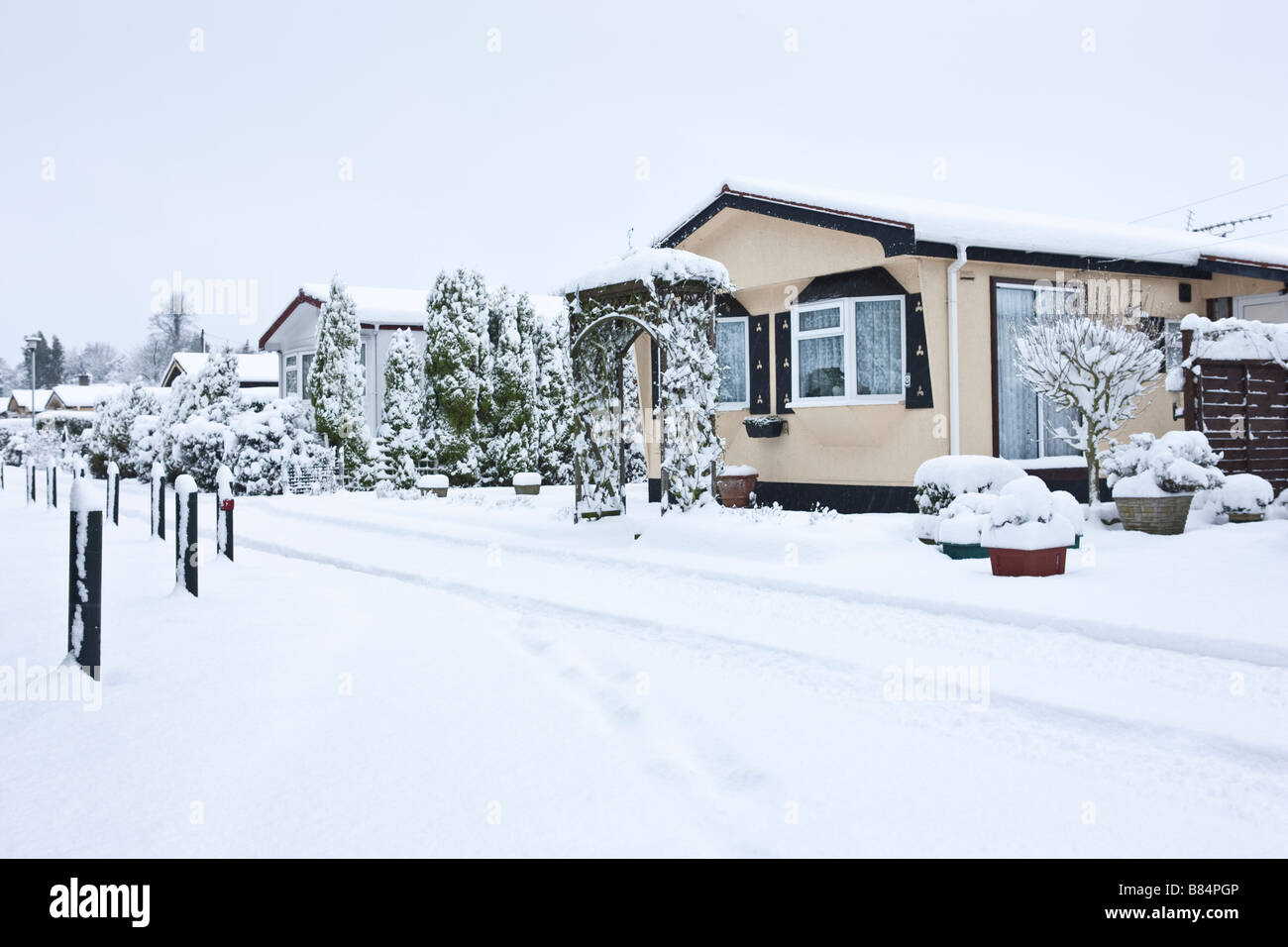 Mobile homes covered in snow hi-res stock photography and images - Alamy