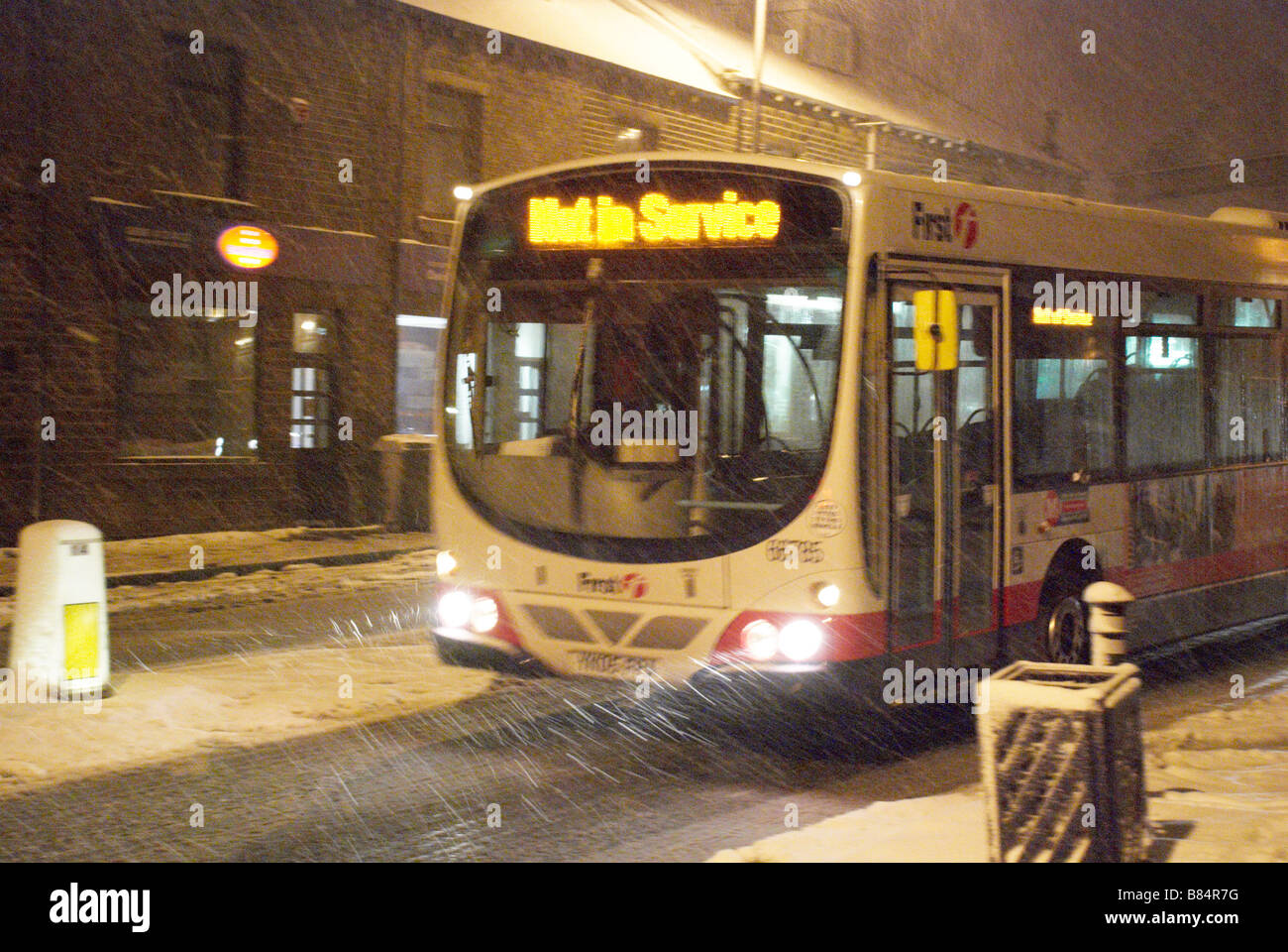bus in a snow storm Stock Photo - Alamy