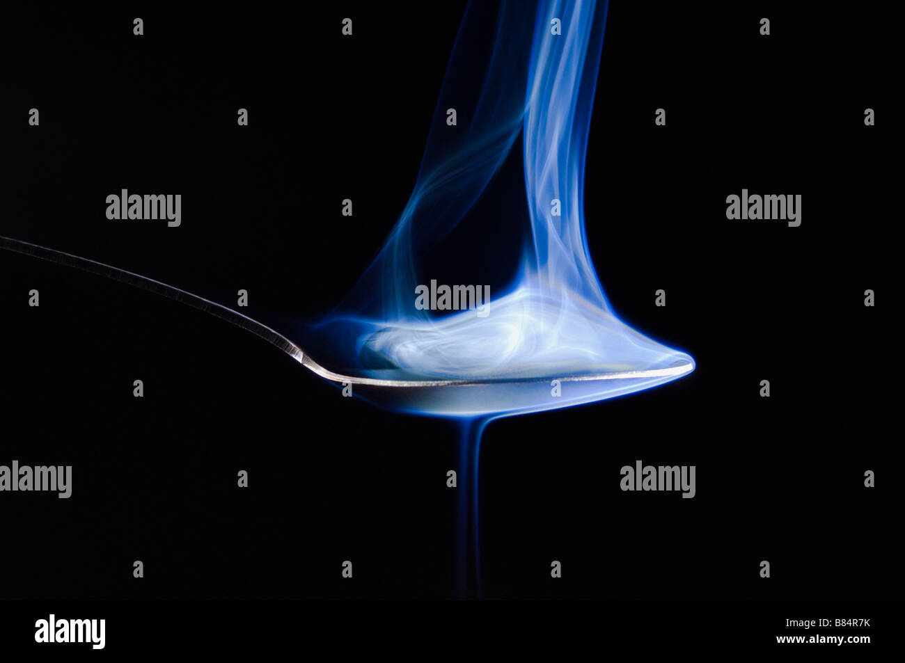 Science experiment smoke hi-res stock photography and images - Alamy