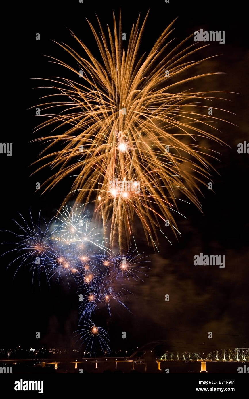 Fireworks parties hi-res stock photography and images - Alamy