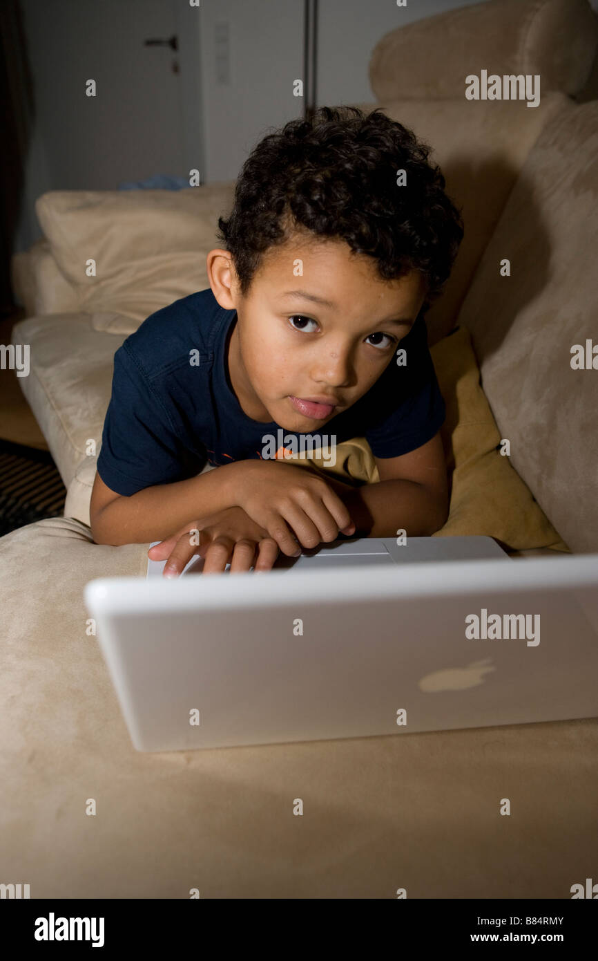 Computer game black hi-res stock photography and images - Alamy