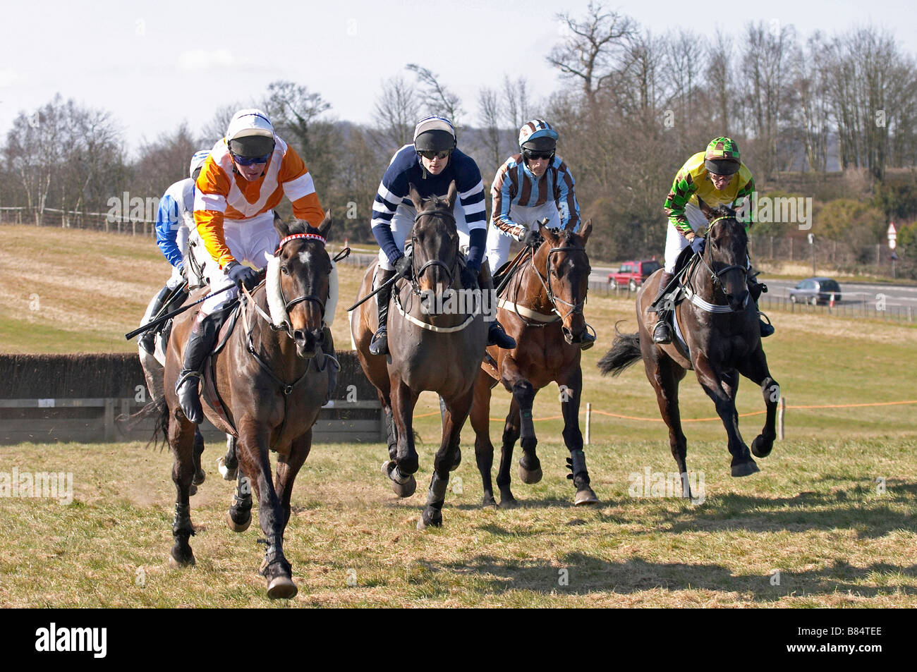 Horse racing surrey hi-res stock photography and images - Alamy