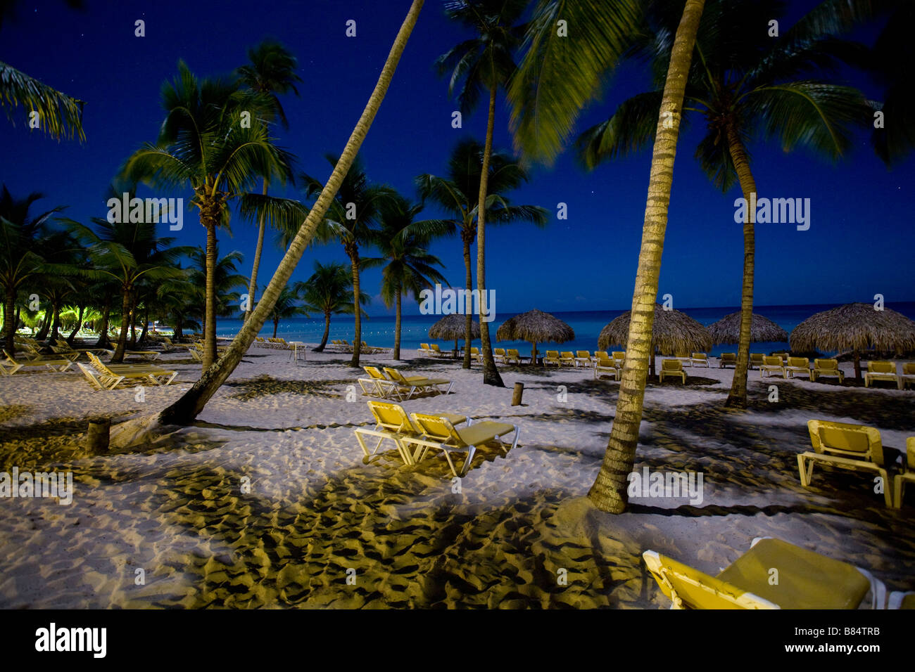 Tropical moon night hi-res stock photography and images - Alamy