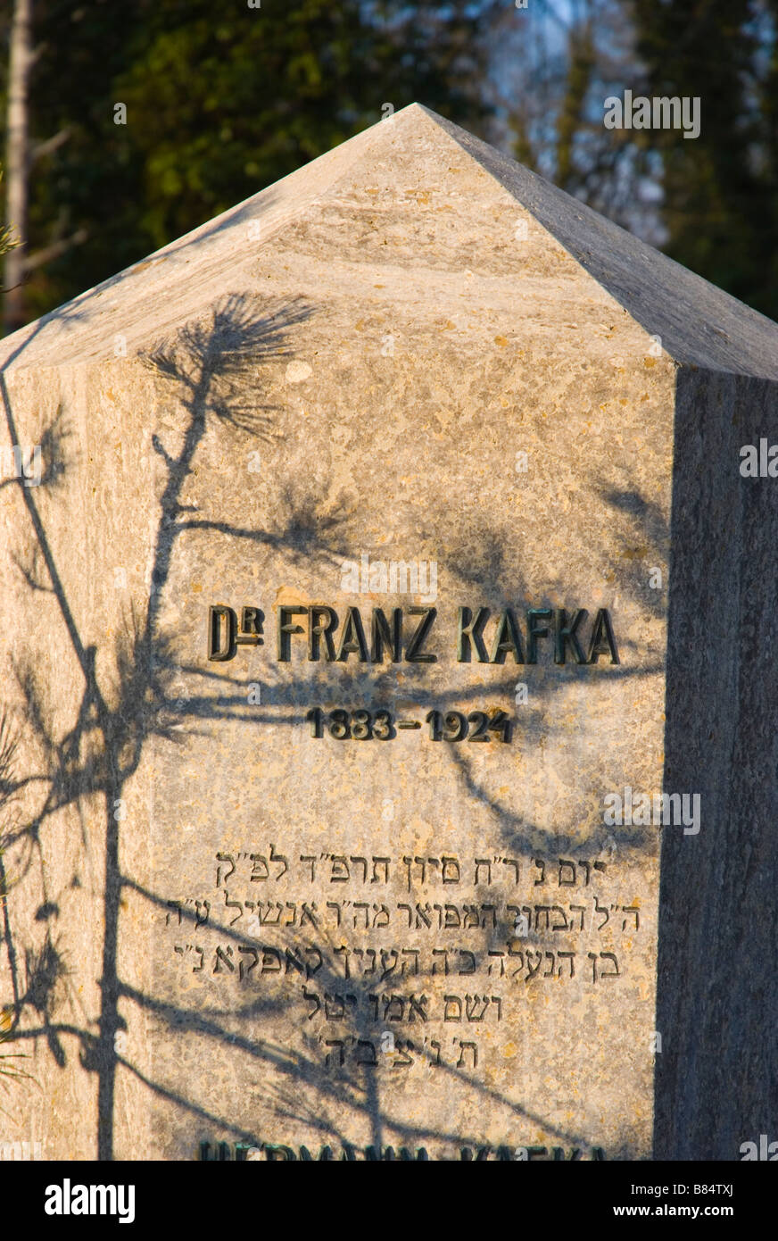Grave of Franz Kafka at Zidovske hrbitovy the Jewish cemetery in ...
