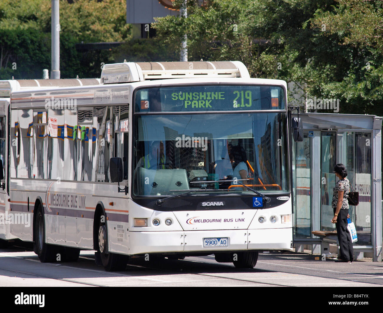 Melbourne bus stop hi-res stock photography and images - Alamy
