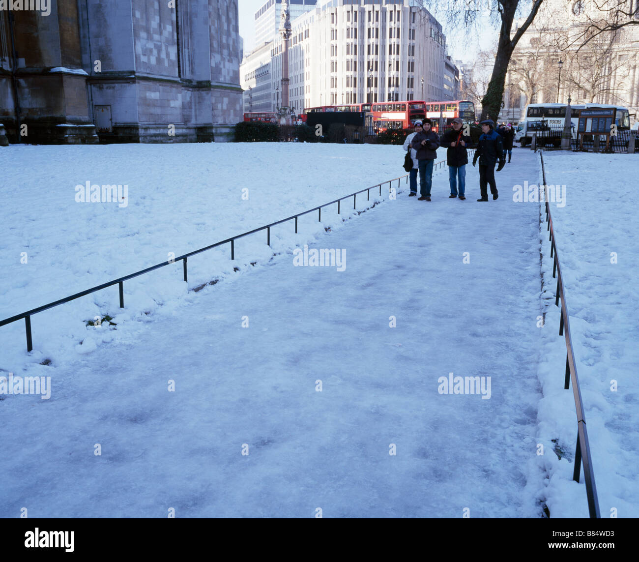 Icy path. Westminster Abbey, London, England, UK Stock Photo - Alamy