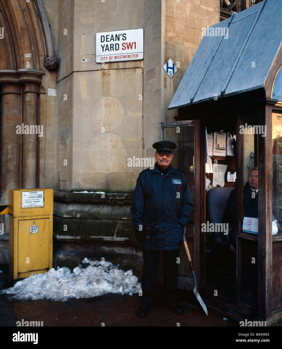 Security guards at Deans Yard. Westminster, London, England, UK Stock ...