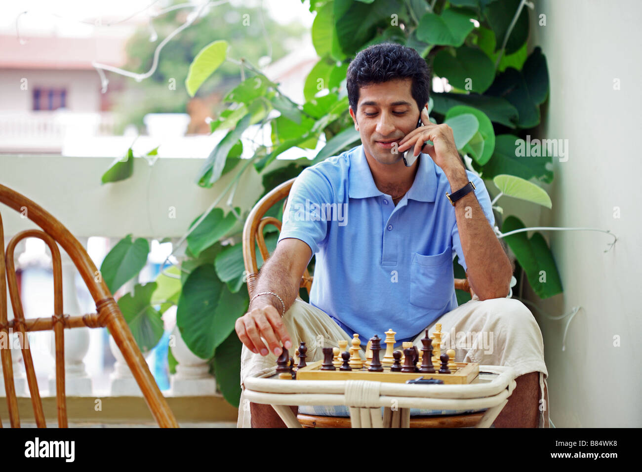 Leaves on chess game hi-res stock photography and images - Alamy