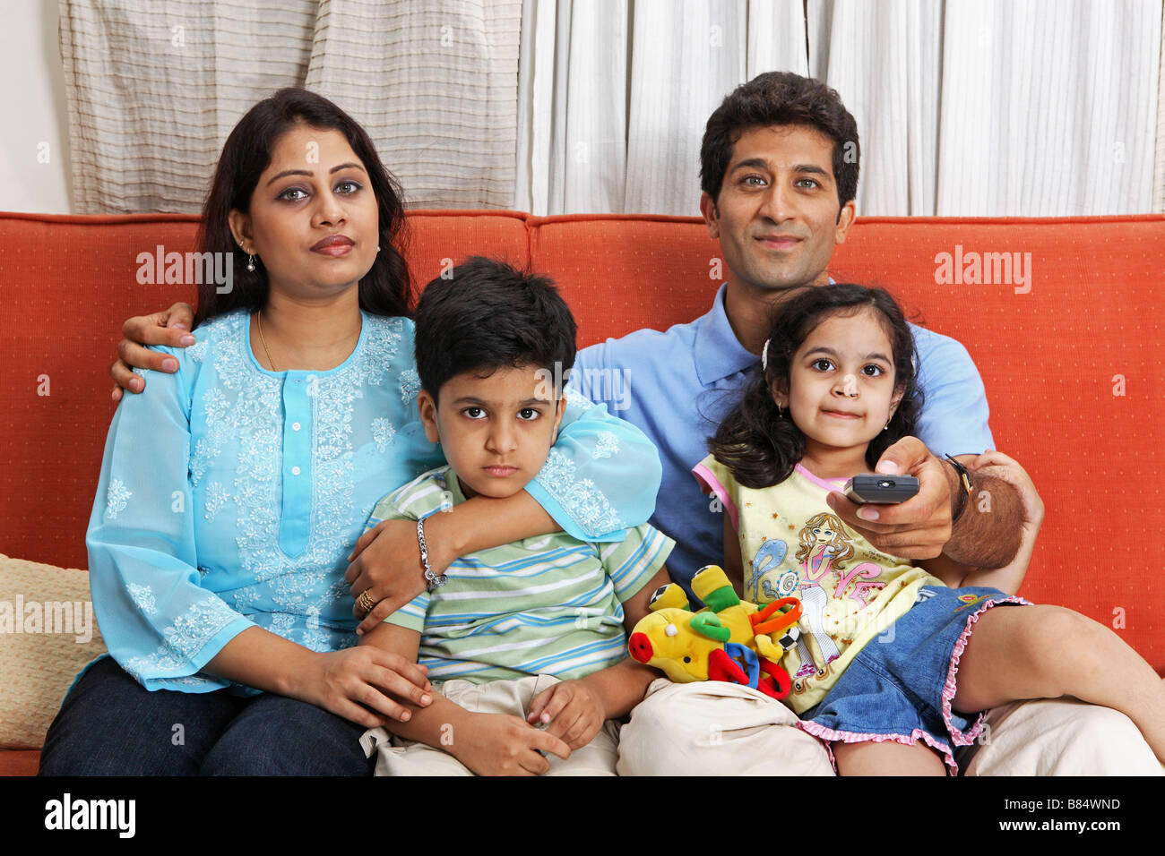 Family watching tv black and white hi-res stock photography and images ...