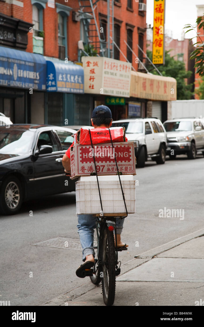 Bike delivery new york hi-res stock photography and images - Alamy