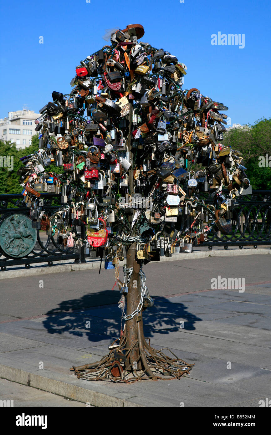 Padlock Tree Doomed Love Locks Of Pont Neuf | Two Small Potatoes