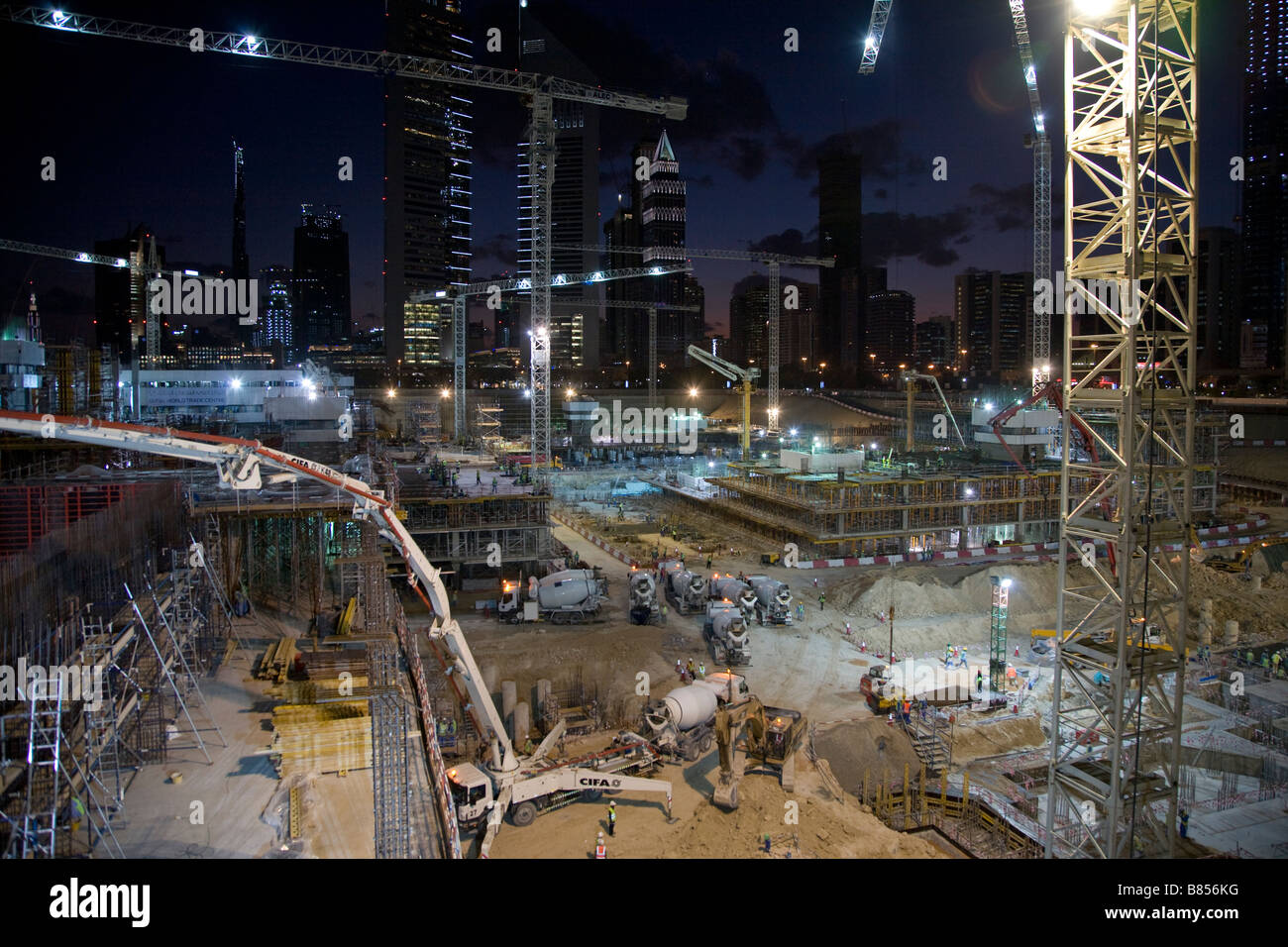 Foundation construction site dubai hi-res stock photography and images ...