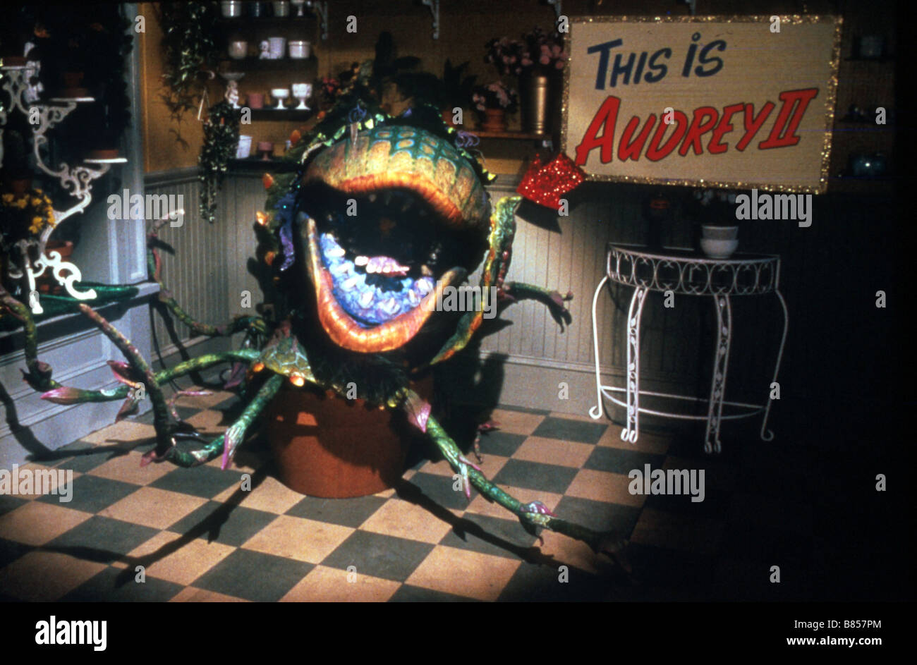 Little shop of horrors 1986 hi-res stock photography and images - Alamy