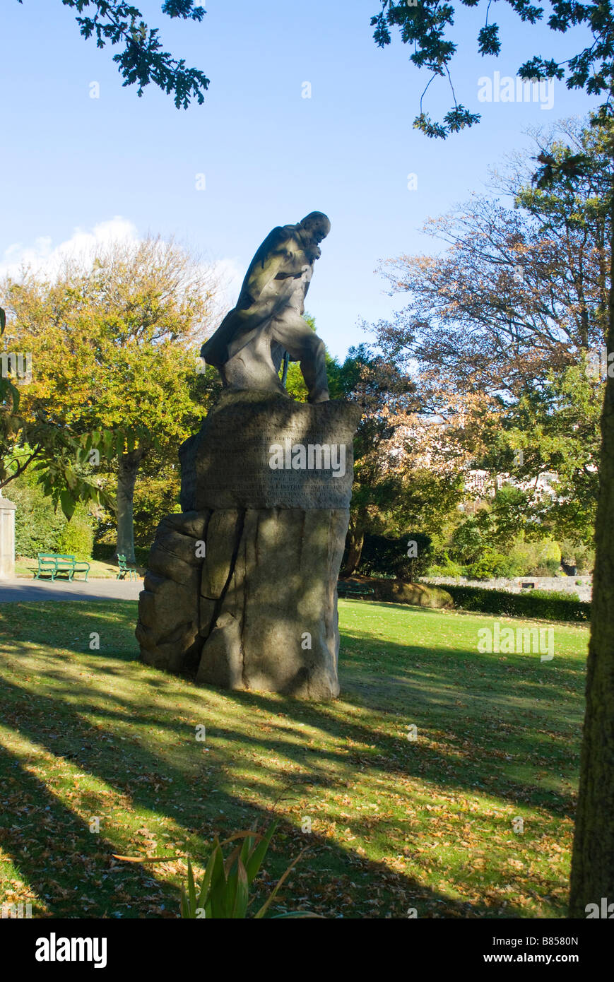 Victor hugo statue hi-res stock photography and images - Alamy