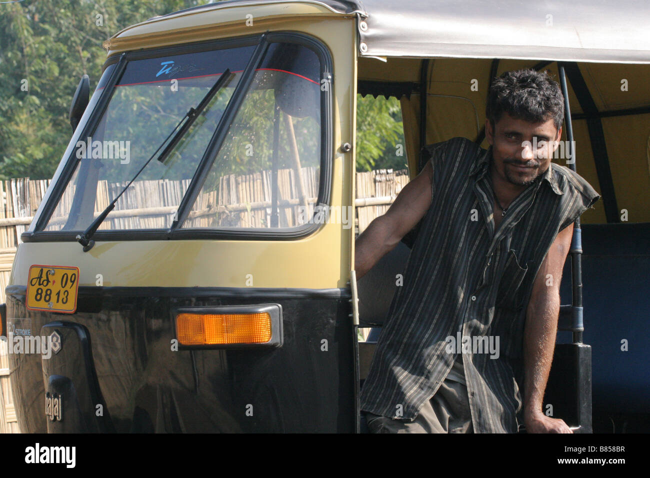 Indian Rickshaw Taxi driver Stock Photo - Alamy