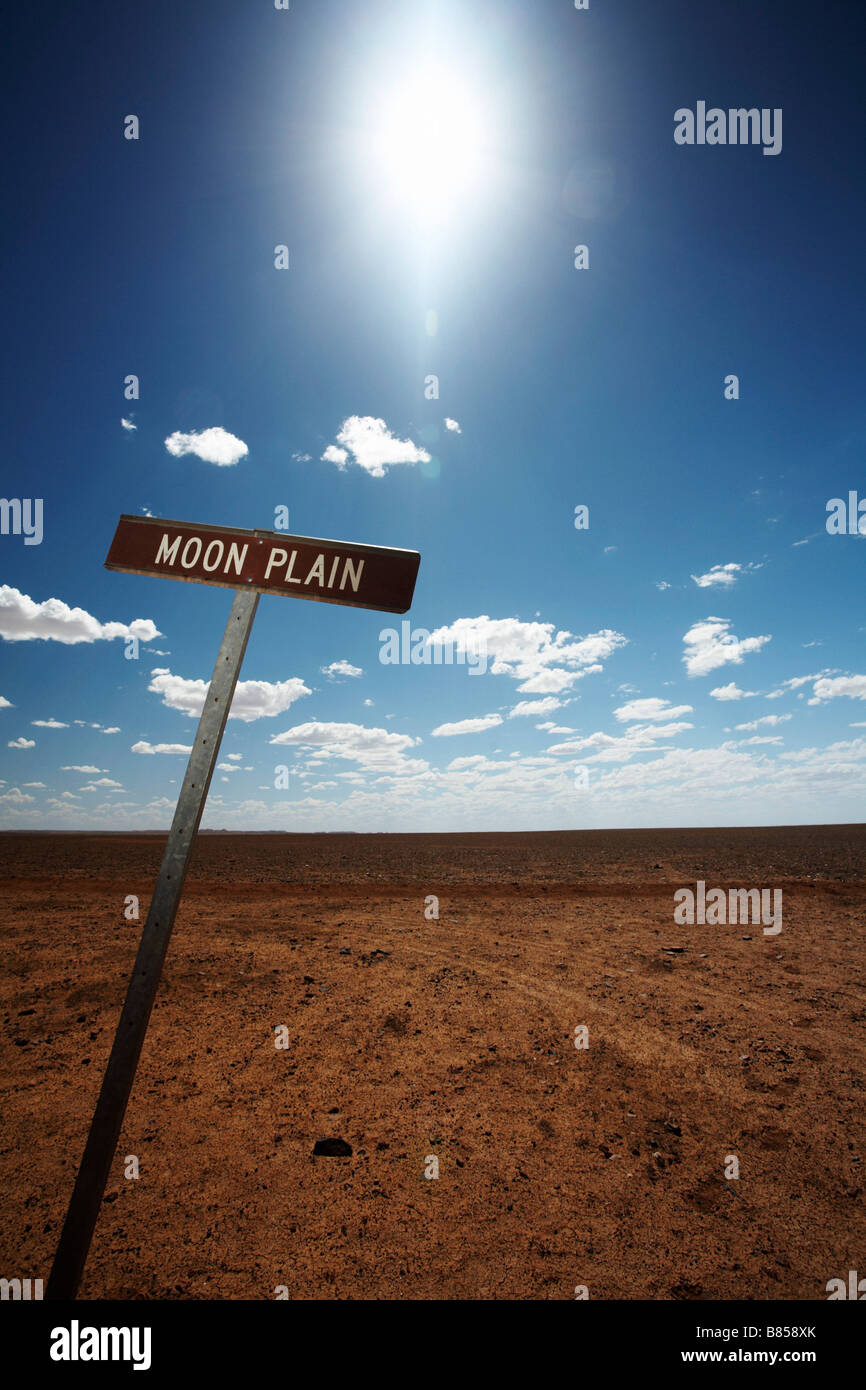 Moon Plain in South Australia near Coober Pedy Stock Photo - Alamy