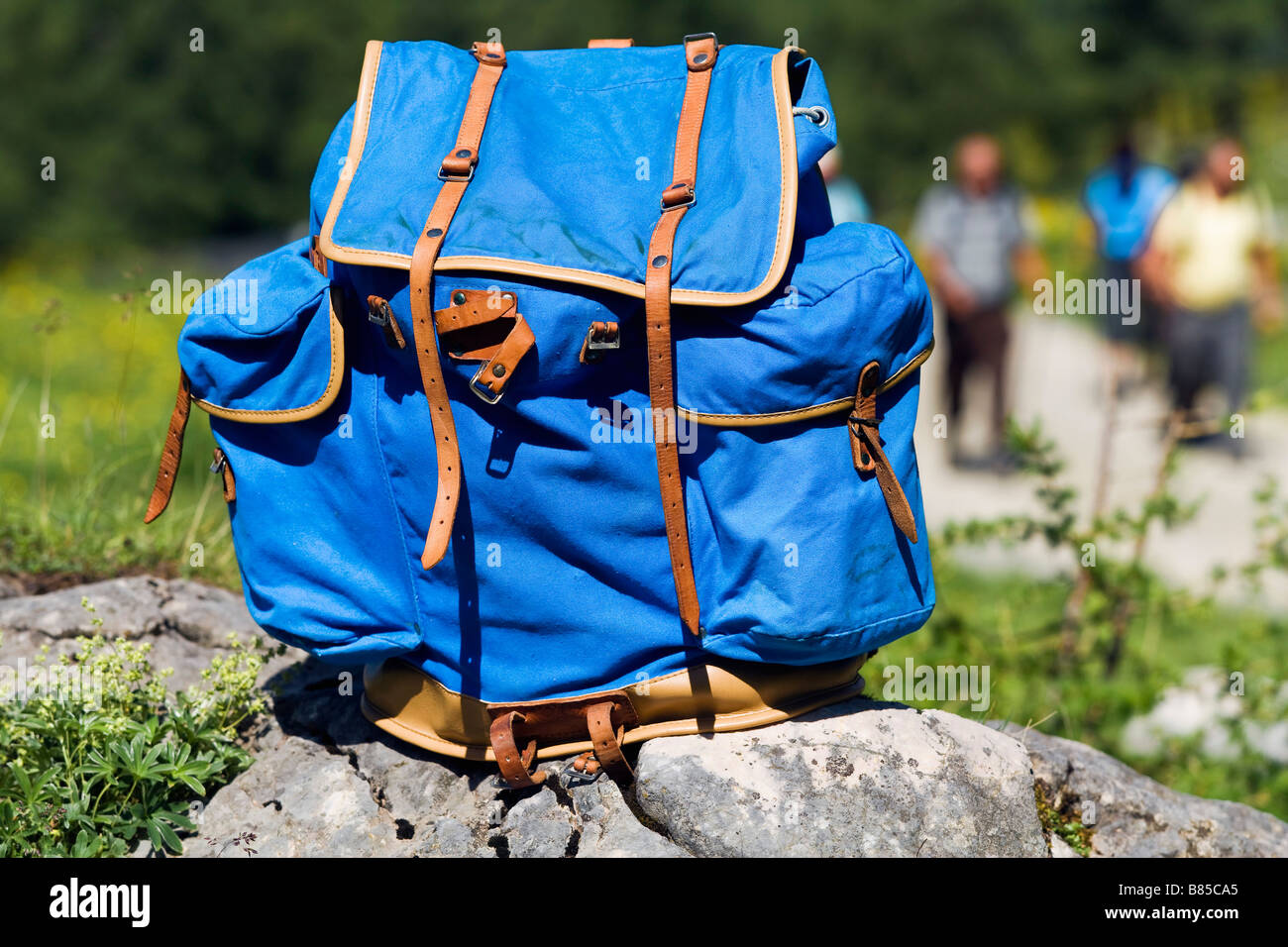 Blue hiking symbol hi-res stock photography and images - Alamy
