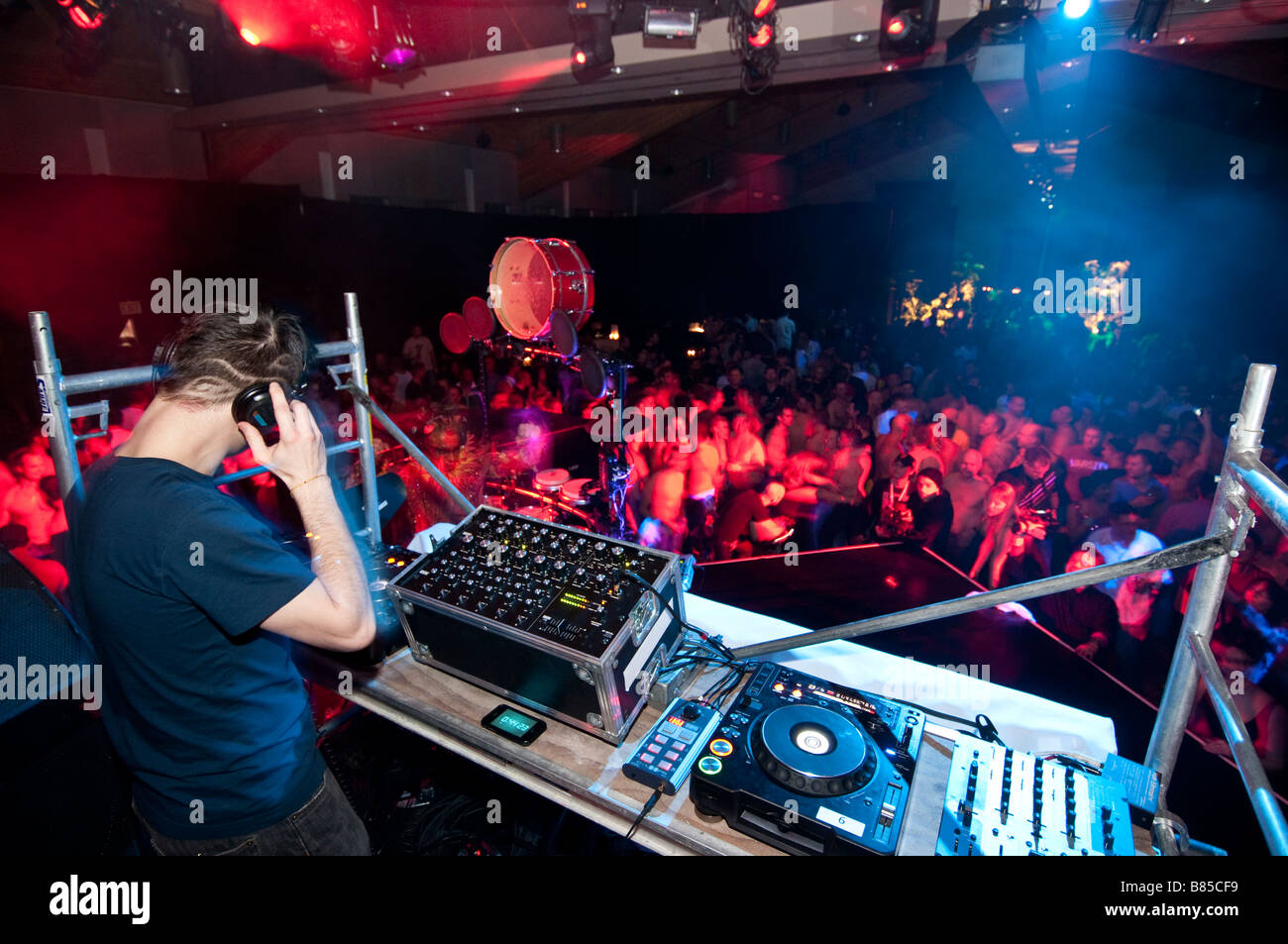 Nightclub hi-res stock photography and images - Alamy