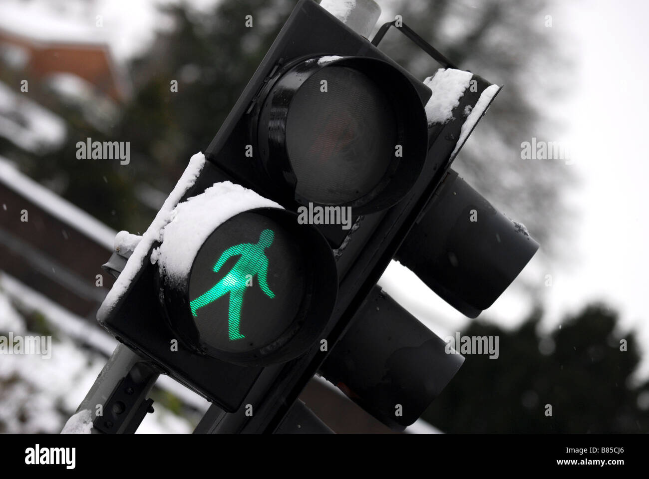 Traffic lights winter stop snow hi-res stock photography and images - Alamy