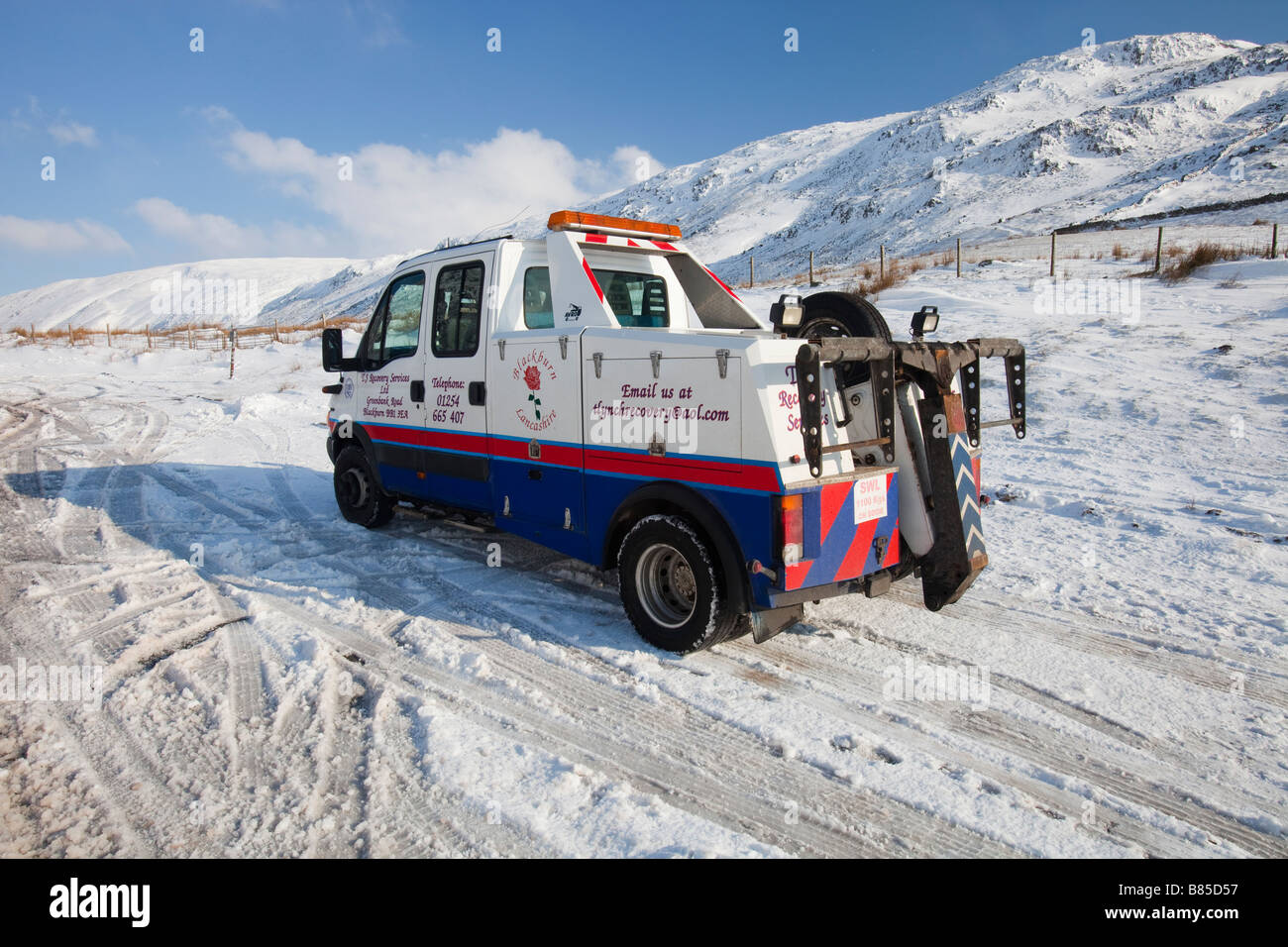 A break down recovery vehicle on Kirkstone Pass in the Lake District in ...