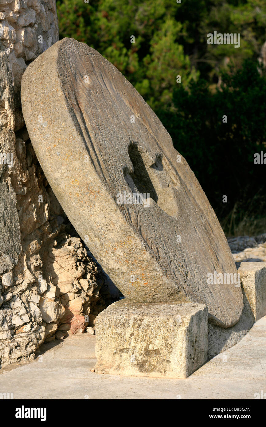 Mill grinding stone windmill hi-res stock photography and images - Alamy