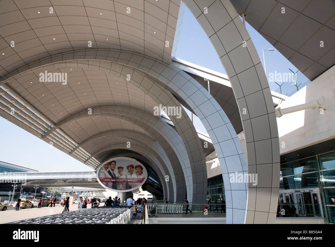 Dubai airport terminal 3 metro station hi-res stock photography and ...