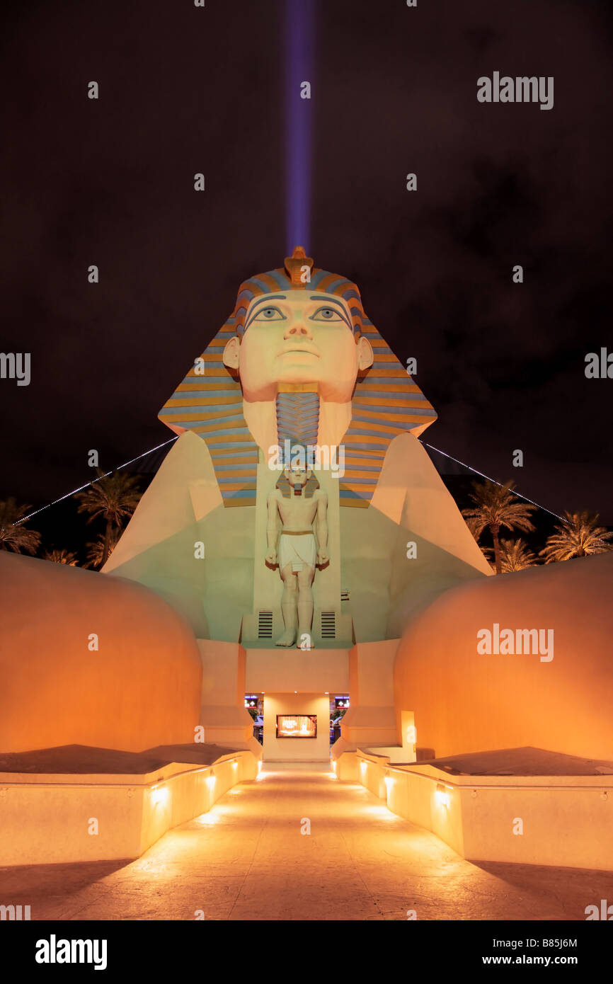 Luxor hotel las vegas sky beam hi-res stock photography and images - Alamy