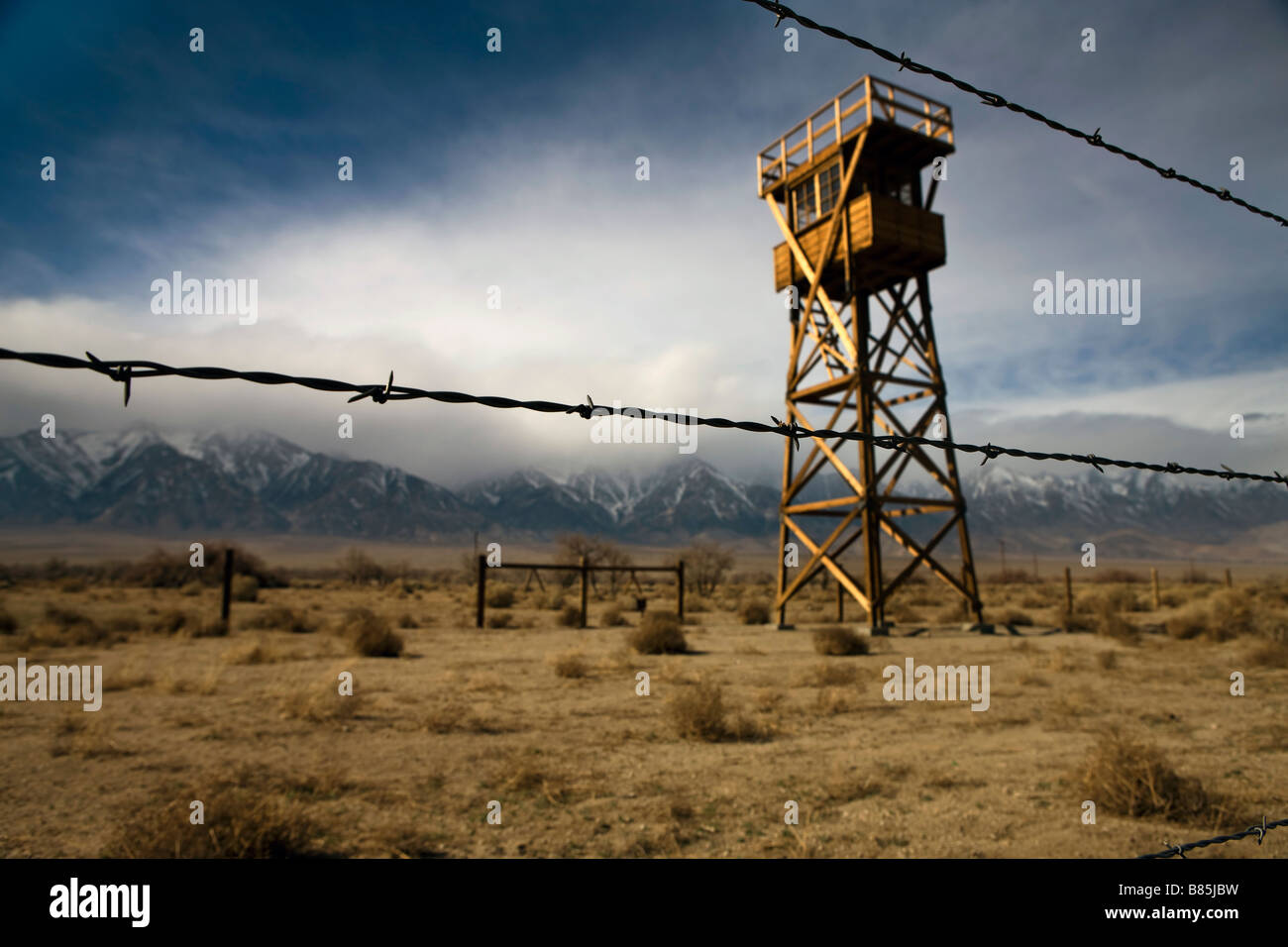 Number 8 fence wire hi-res stock photography and images - Alamy