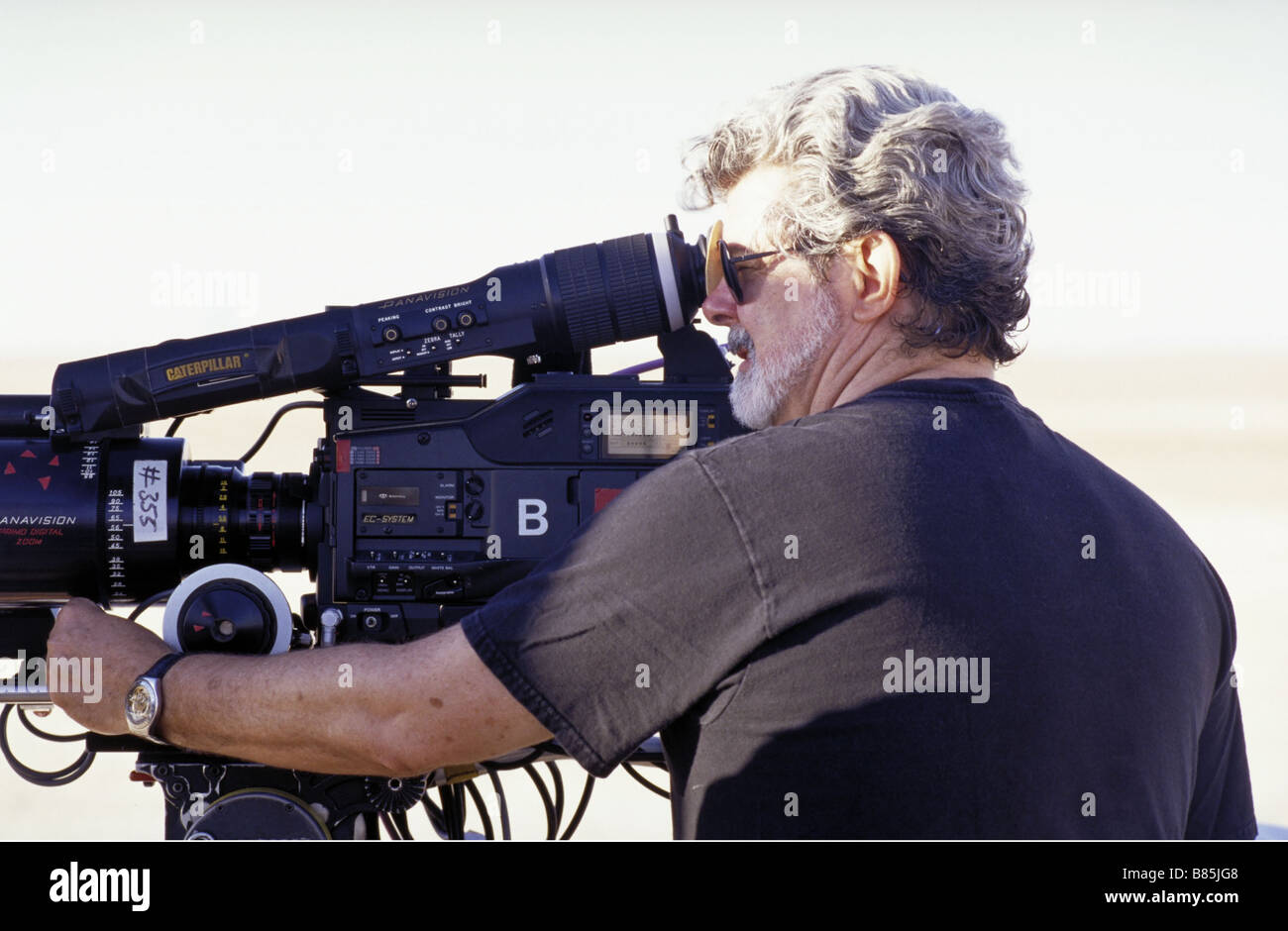 Star Wars: Episode II - Attack of the Clones Year : 2002 USA Director ...