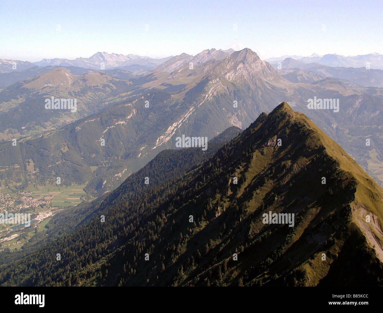 The beginning of the Aravis mountain range, on the northern side ...