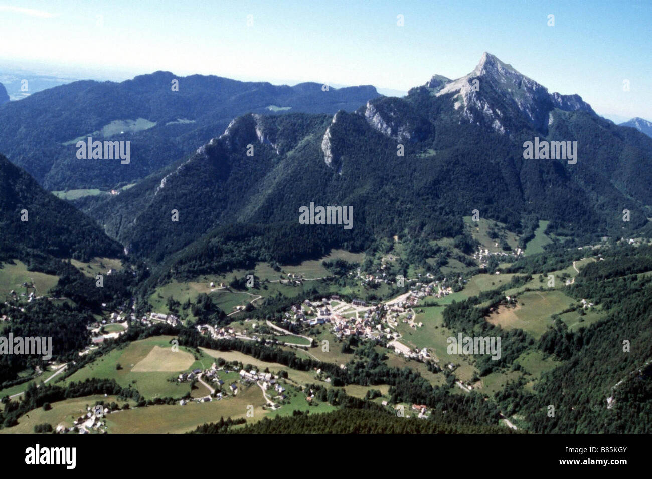 Massif de la chartreuse hi-res stock photography and images - Alamy