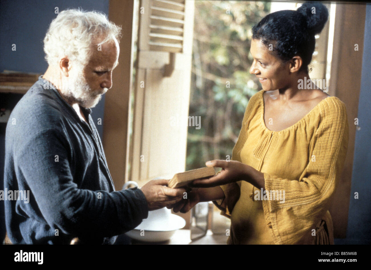 Vieux qui lisait des romans d'amour, Le The Old Man Who Read Love ...