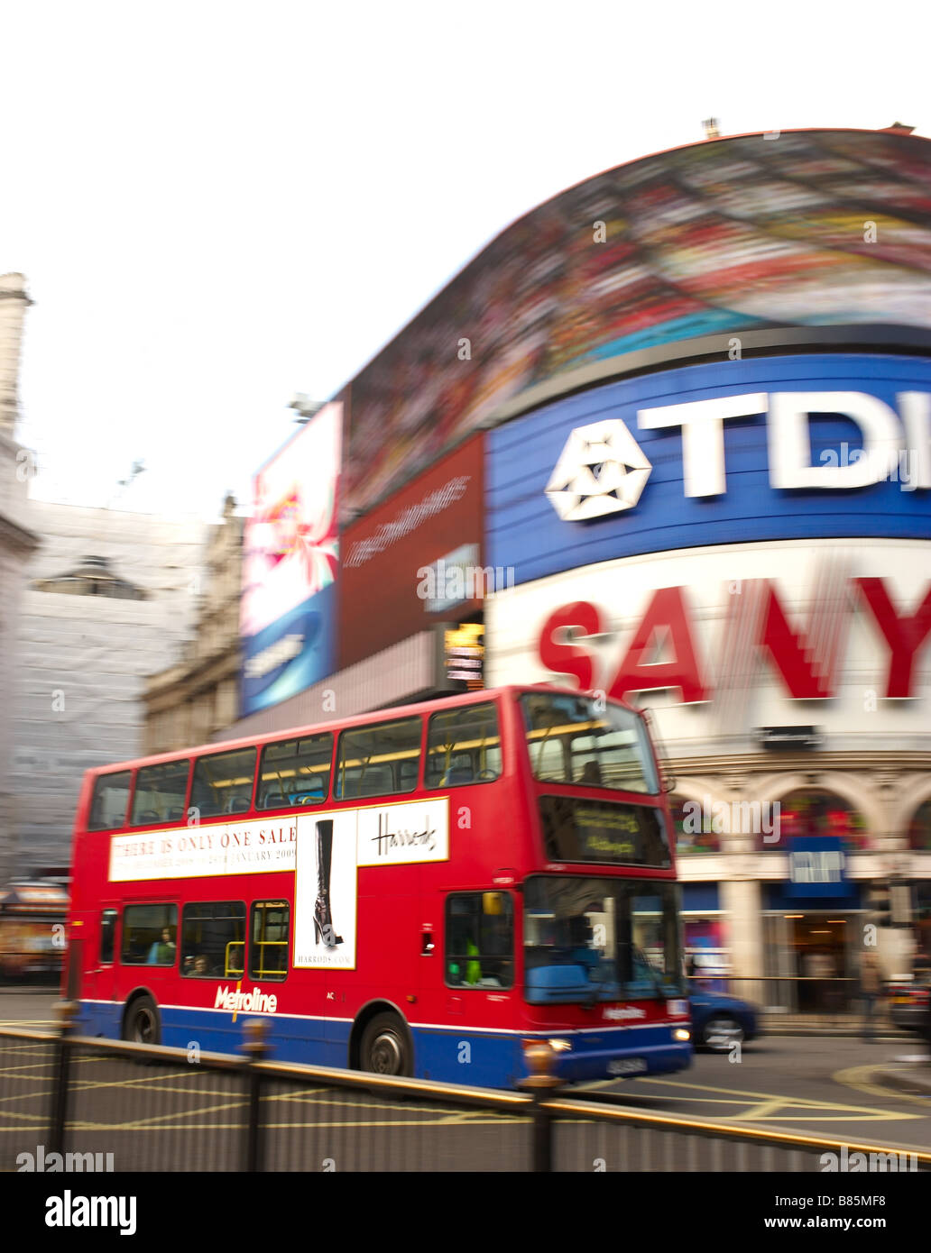Red london bus blurred hi-res stock photography and images - Alamy