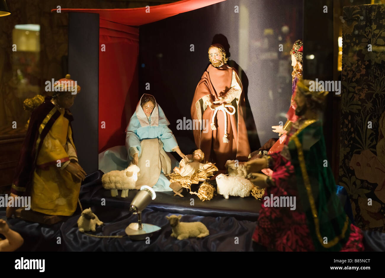 Christmas cribs france hi-res stock photography and images - Alamy