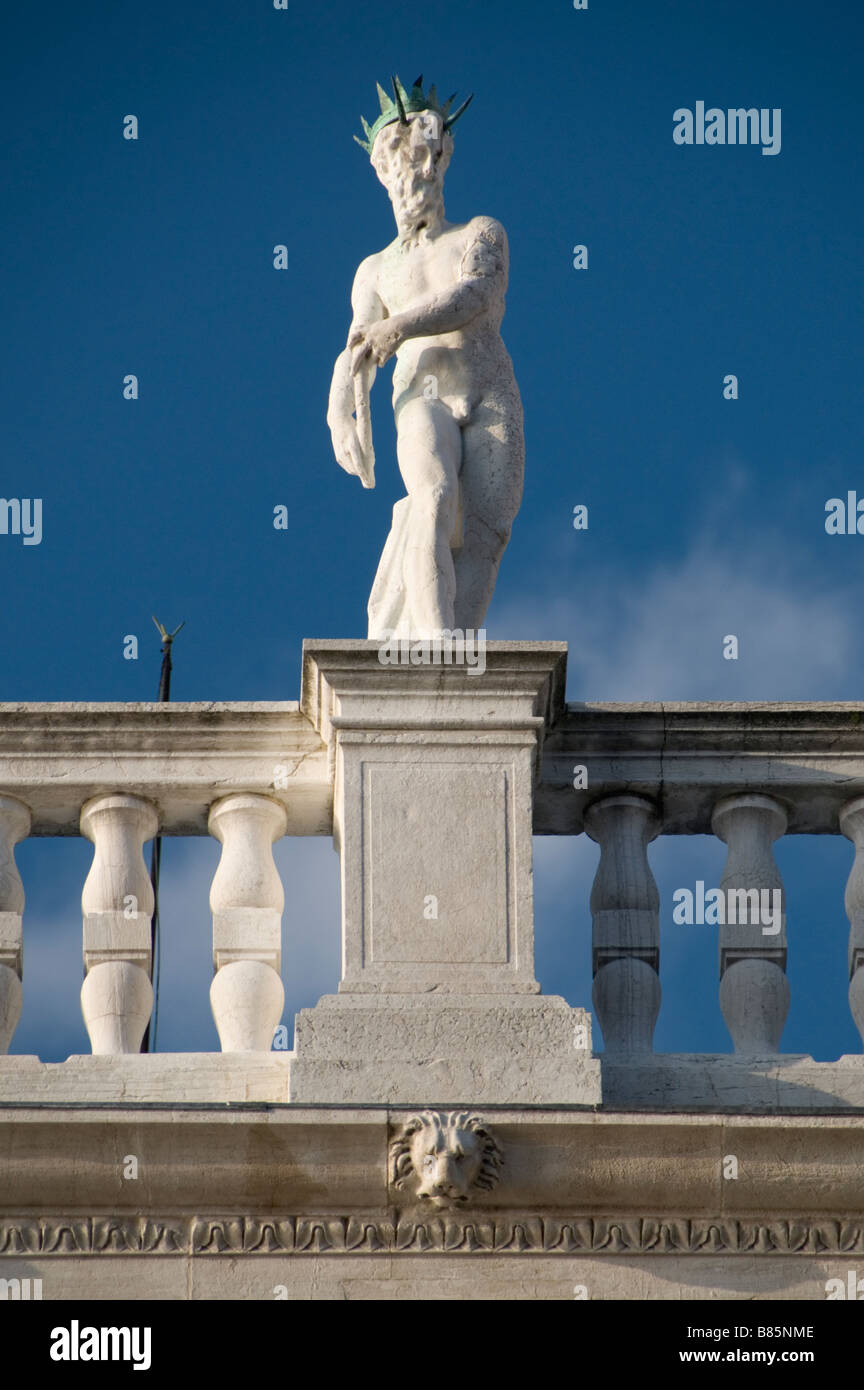 Statue on the National Library of St Mark's viewed from the piazzetta ...