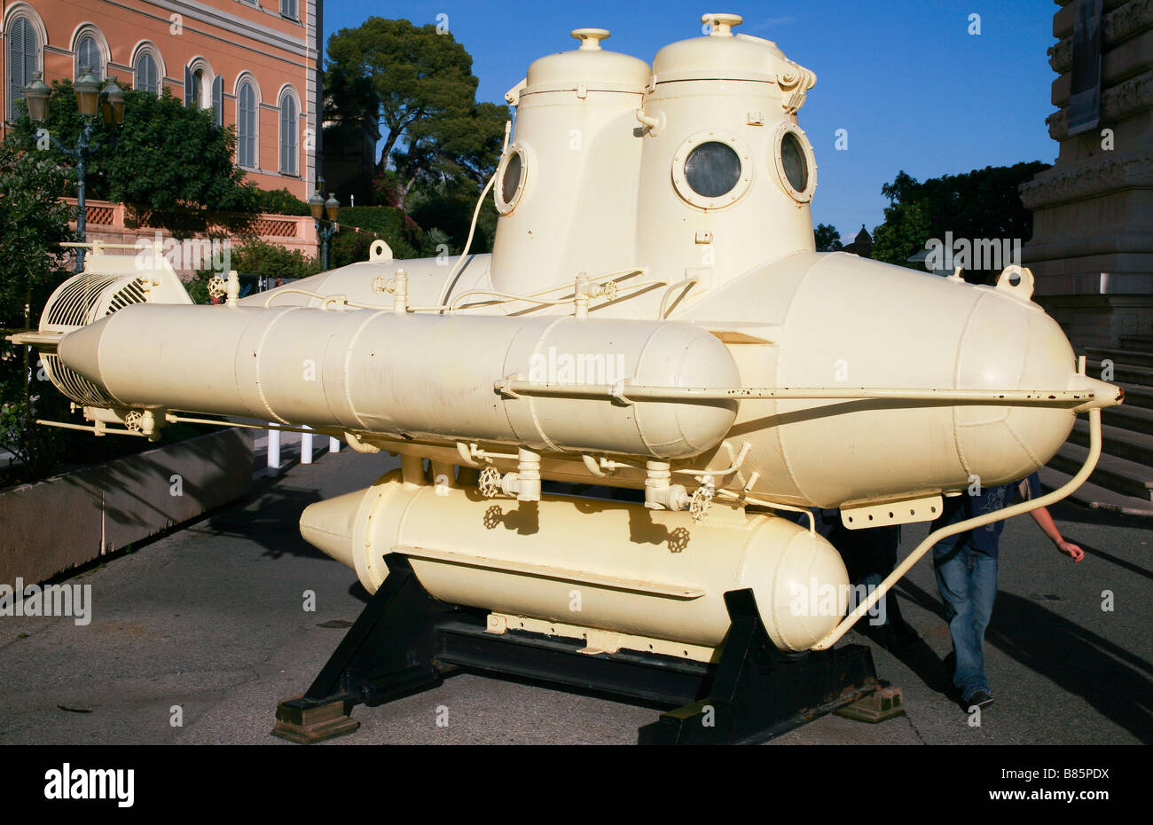 Submersible sous marin hi-res stock photography and images - Alamy