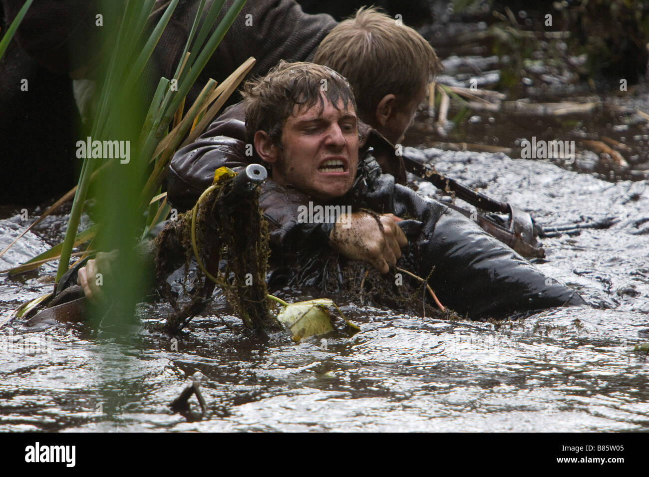 Defiance Year : 2008 Director : Edward Zwick Daniel Craig, Jamie Bell ...