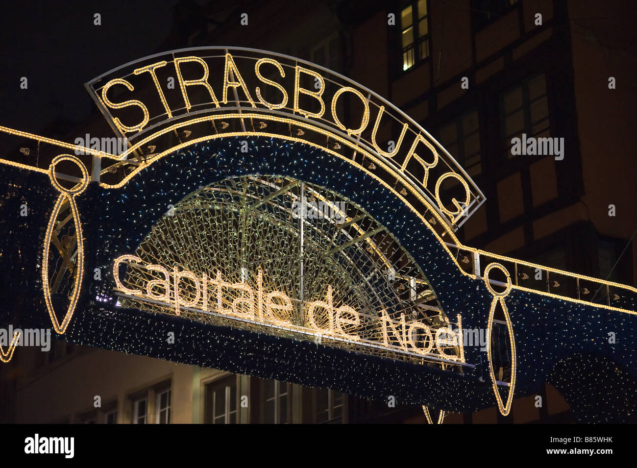 Welcome sign portico hi-res stock photography and images - Alamy