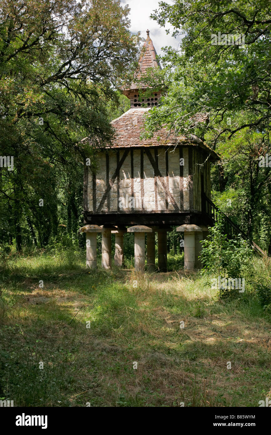 Pigeonnier hi-res stock photography and images - Alamy