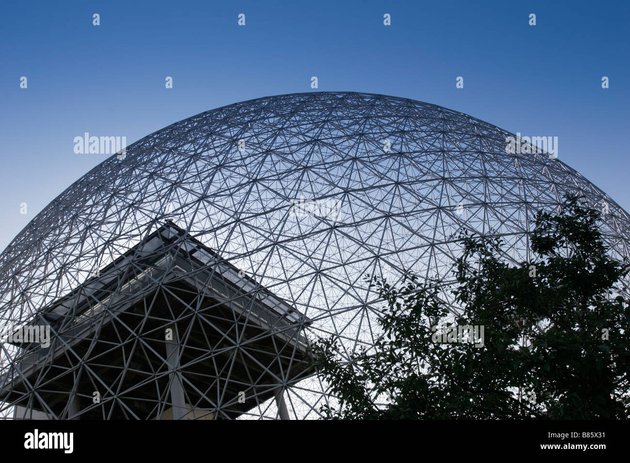 Steel geodesic dome hi-res stock photography and images - Alamy