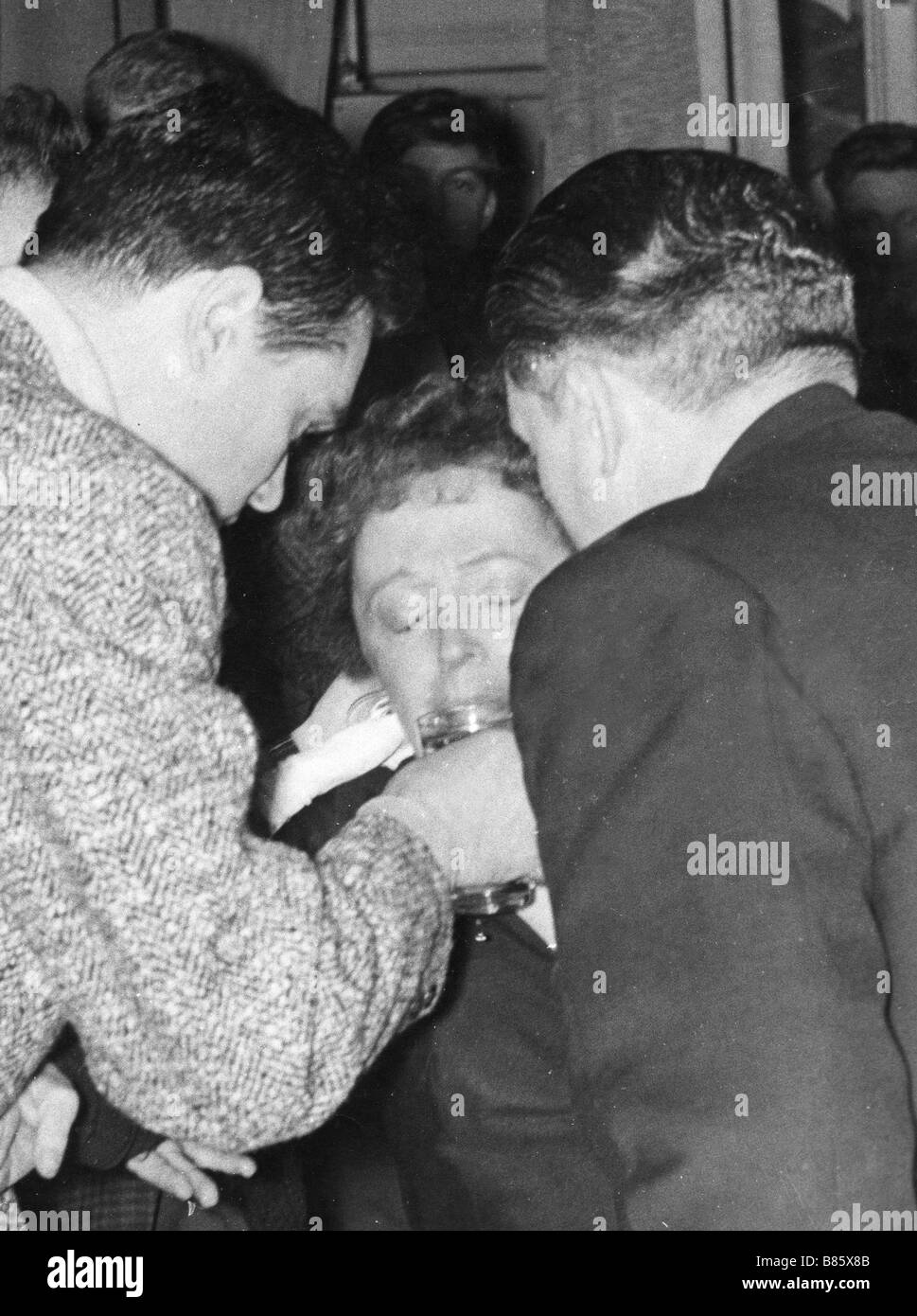 1959 edith piaf hi-res stock photography and images - Alamy