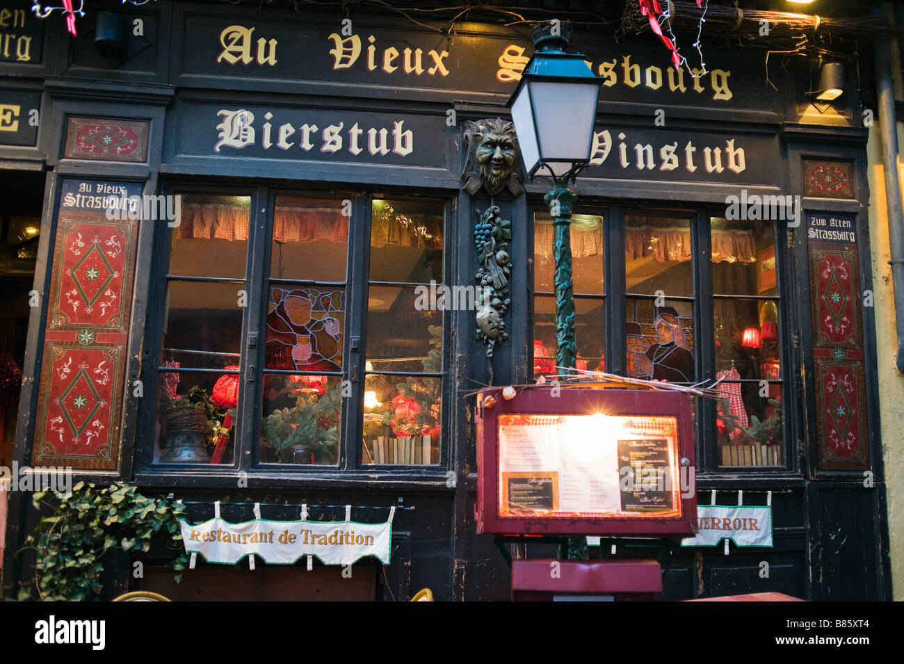 Wine and beer bar at dusk, Christmas time, Strasbourg, Alsace, France ...