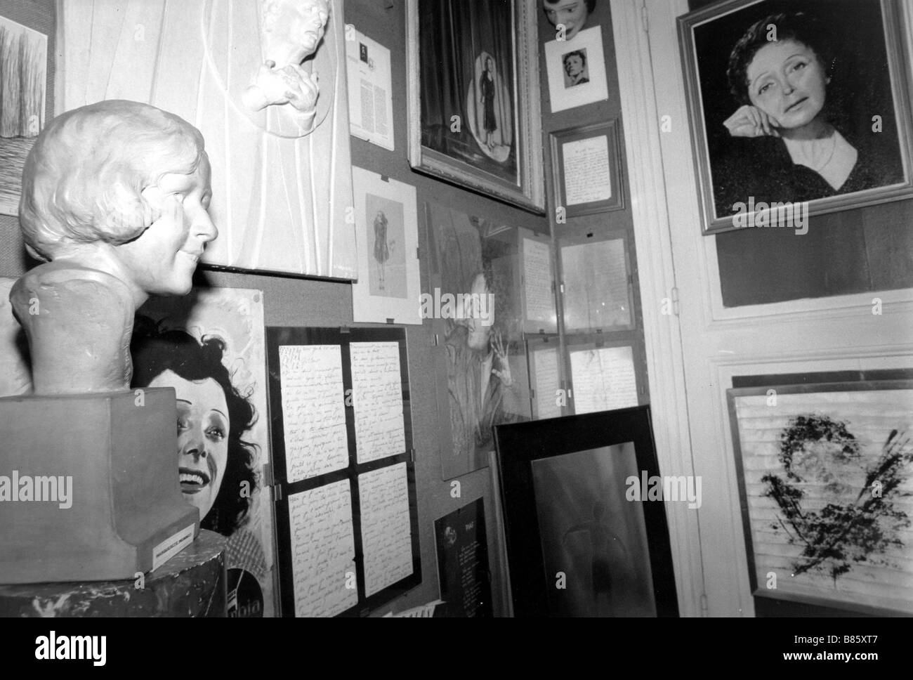 Edith piaf museum paris hi-res stock photography and images - Alamy