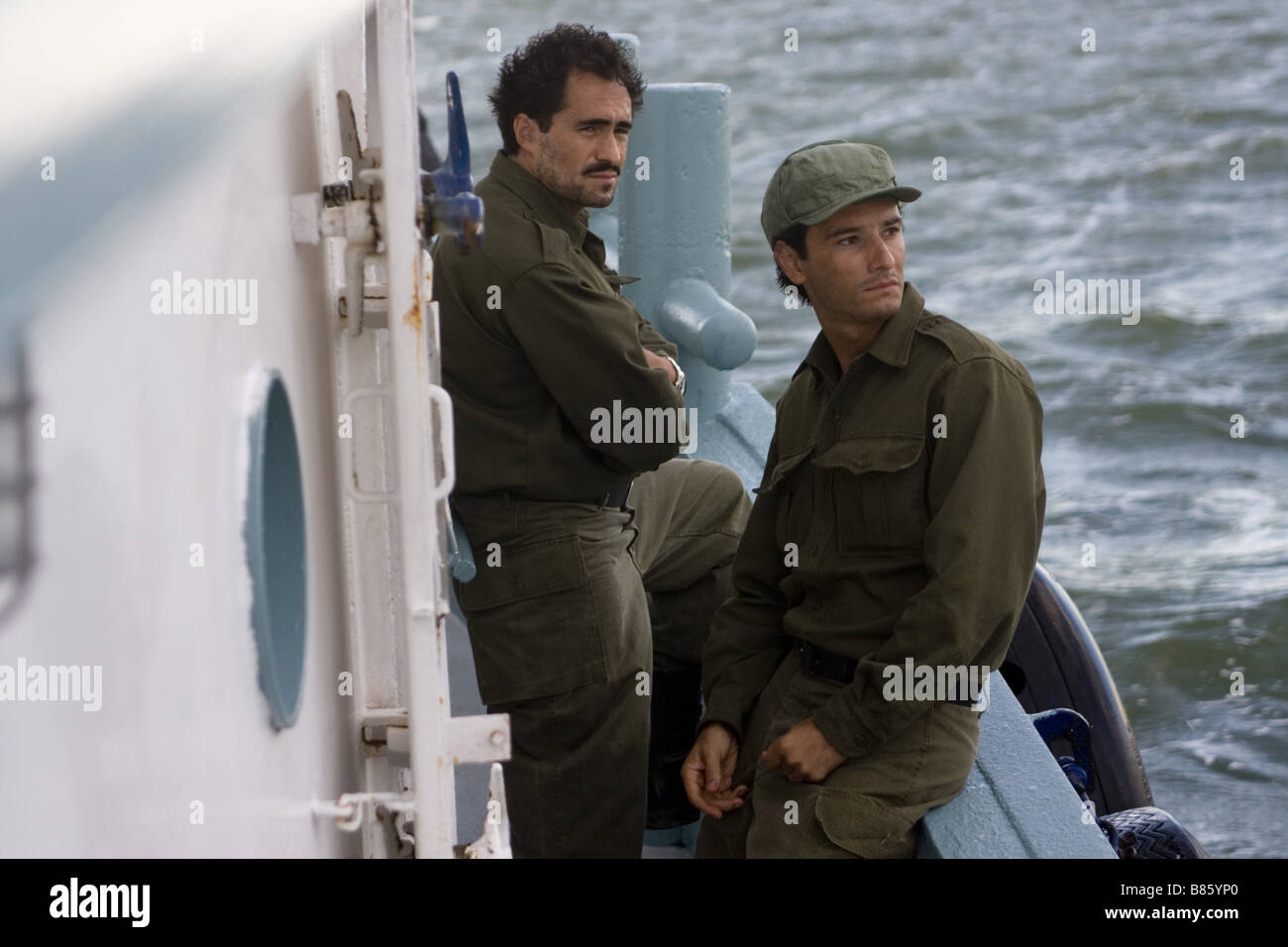 Che: Part Two Year : 2008 - Director: Steven Soderbergh Juan Salinas ...