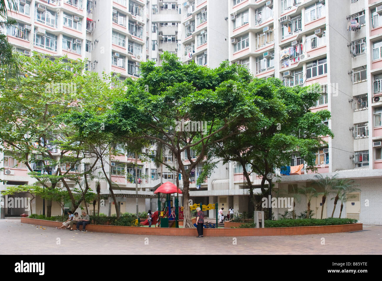 Modern housing estate hi-res stock photography and images - Alamy