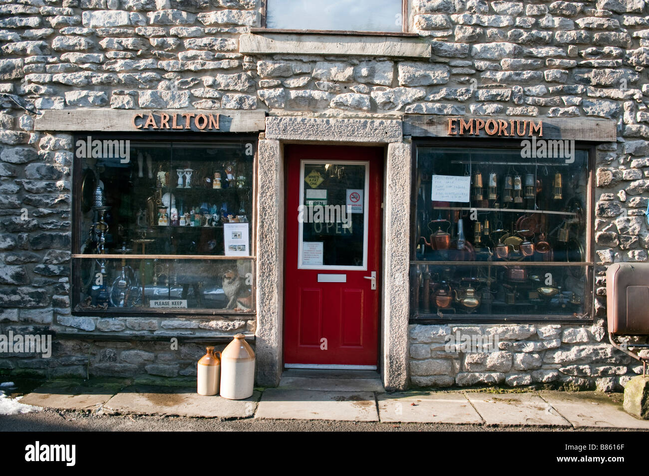 Bric a brac shop hi-res stock photography and images - Alamy